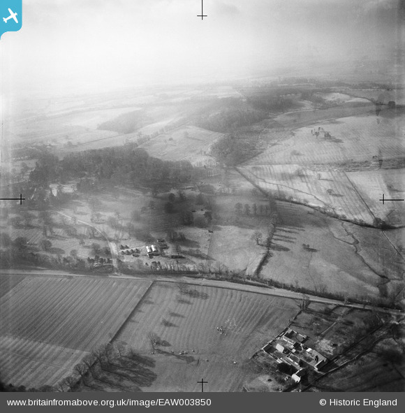 EAW003850 ENGLAND (1947). Red Hill Farm and the grounds of Shotover ...