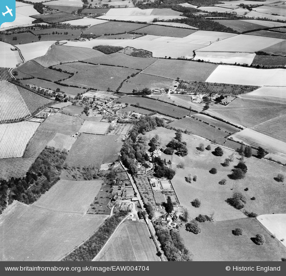 EAW004704 ENGLAND (1947). The village and the surrounding countryside ...