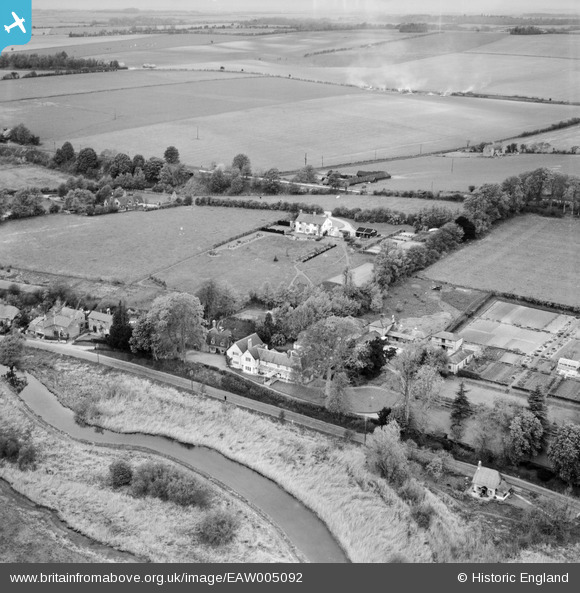 eaw005092 ENGLAND (1947). Itchen Abbas House and the surrounding ...