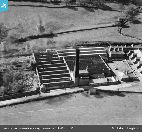 EAW005625 ENGLAND (1947). The High Bentham Cotton Mill, High Bentham ...