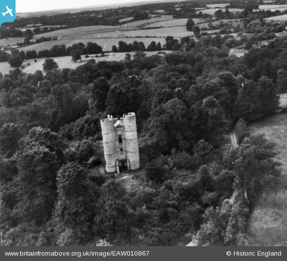 eaw010867 ENGLAND (1947). Donnington Castle, Donnington, 1947. This ...