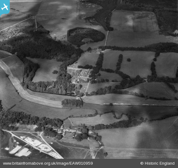 EAW010959 ENGLAND (1947). Trigon House and Farm, Trigon Hill, 1947 ...
