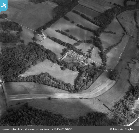 EAW010960 ENGLAND (1947). Trigon House and Farm, Trigon Hill, 1947 ...