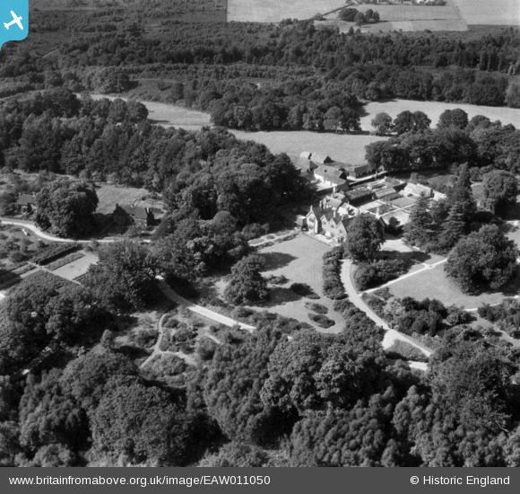 EAW011050 ENGLAND (1947). The Hyde, Handcross, 1947 | Britain From Above