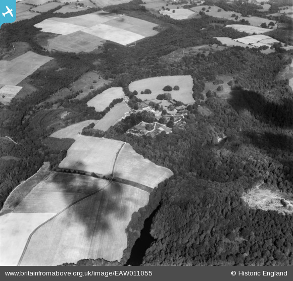 EAW011055 ENGLAND (1947). The Hyde and the surrounding countryside ...