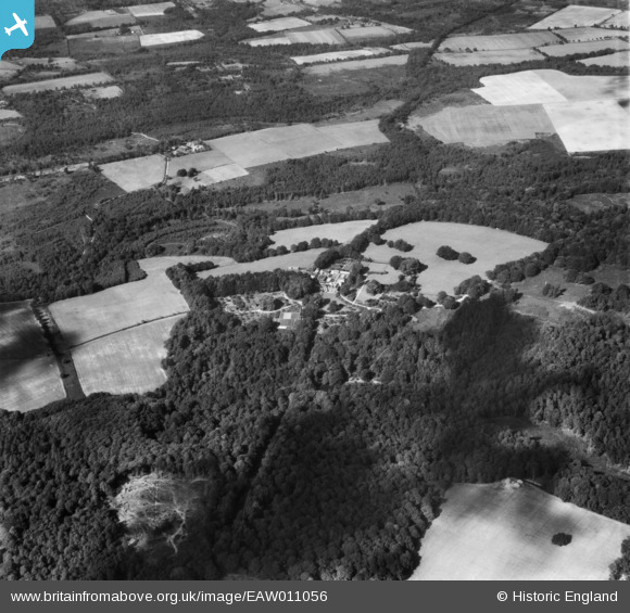 EAW011056 ENGLAND (1947). The Hyde and the surrounding countryside ...
