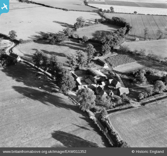 EAW011352 ENGLAND (1947). Swangles Farm, Cold Christmas, 1947 | Britain ...