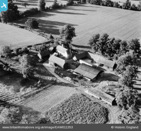 EAW011353 ENGLAND (1947). Swangles Farm, Cold Christmas, 1947 | Britain ...