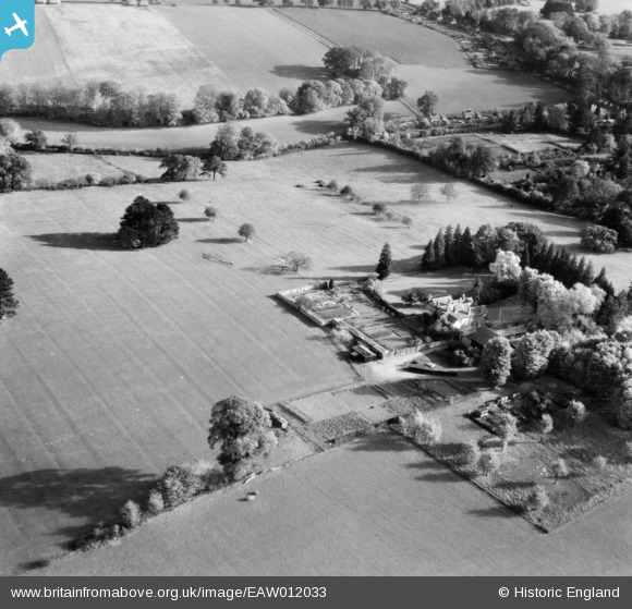 eaw012033 ENGLAND (1947). Common Barn, Remenham Hill, 1947 | Britain ...