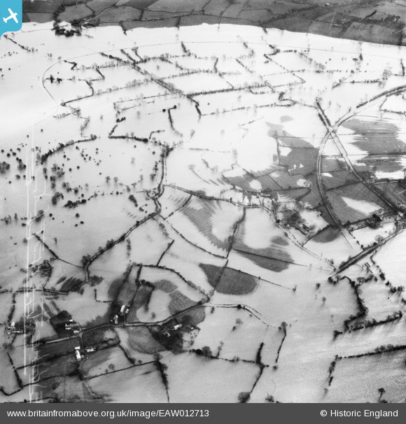 EAW012713 ENGLAND (1948). Extensive flooding of the River Severn around ...