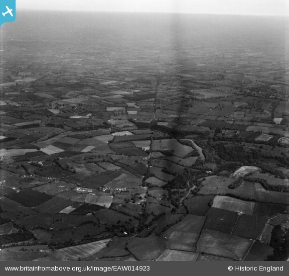 EAW014923 ENGLAND (1948). The Fosse Way, Nettleton, from the south-west ...