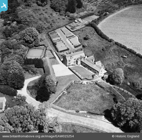 EAW015254 ENGLAND (1948). Mottistone Manor, Mottistone, 1948 | Britain ...