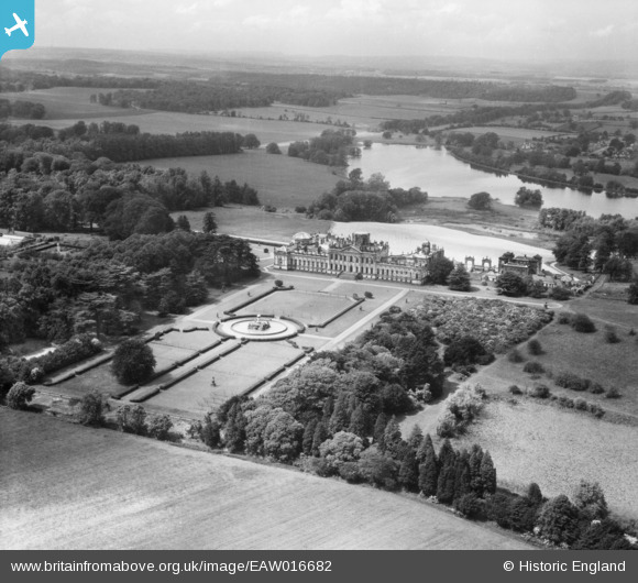 EAW016682 ENGLAND (1948). Castle Howard House and Grounds, Castle ...
