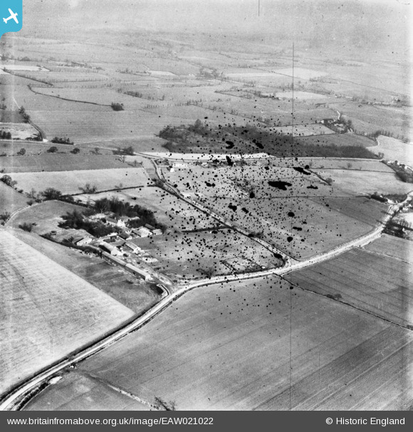 EAW021022 ENGLAND (1949). Marks Hall and the surrounding countryside ...