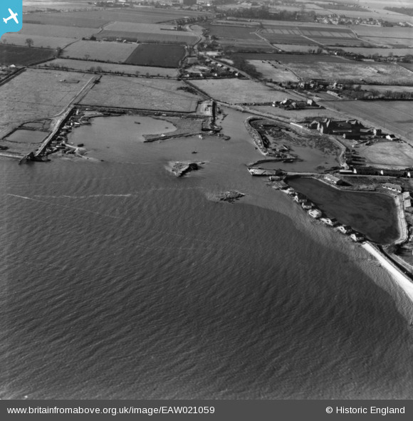 EAW021059 ENGLAND (1949). The site of saltings at Salcote on the River ...