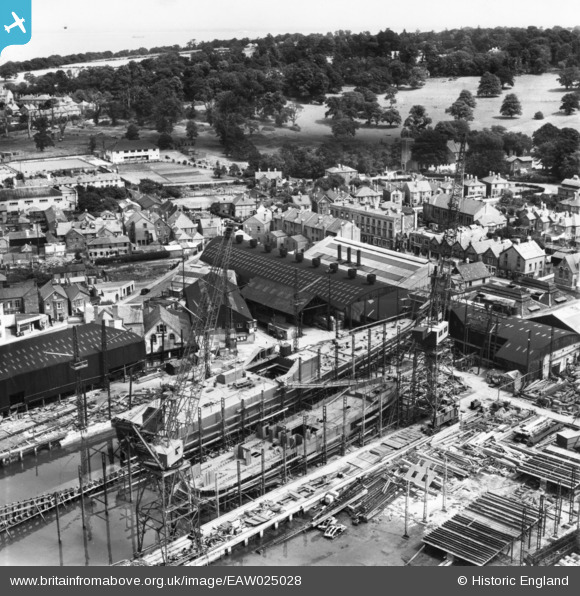 eaw025028 ENGLAND (1949). J. S. Whites Falcon Shipbuilding Yard, East ...