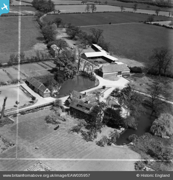 EAW035957 ENGLAND (1951). Tooley's Farm, Great Dunmow, 1951. This image ...