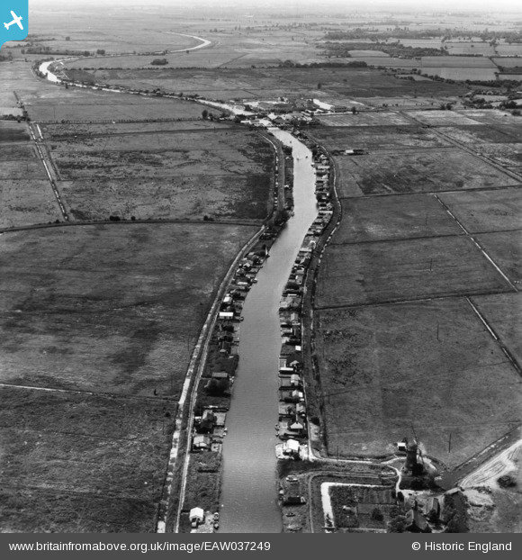 EAW037249 ENGLAND (1951). The River Thurne from High's Mill to Potter ...