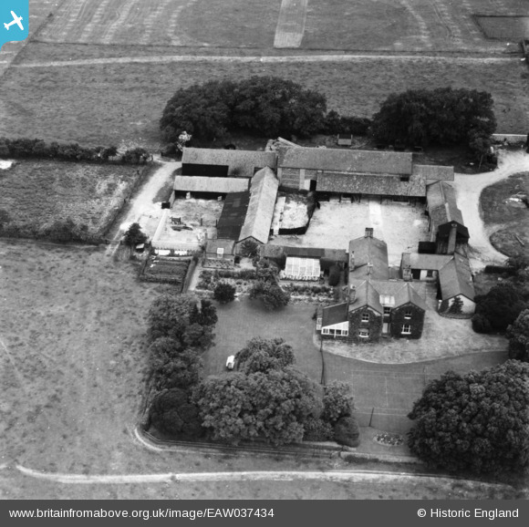 EAW037434 ENGLAND (1951). Hill House Farm, Dullingham, 1951. This image ...