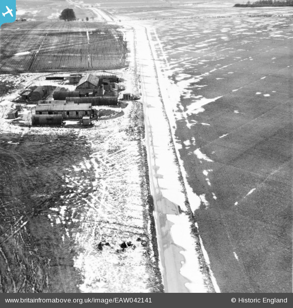 EAW042141 ENGLAND (1952). An explosive handling site off a snow covered ...