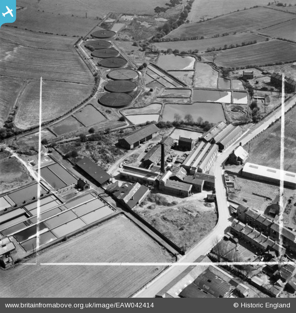 eaw042414 ENGLAND (1952). The Fitton & Sons Spring Field Mungo Mill ...