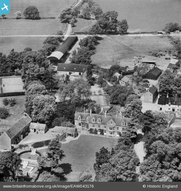 EAW043176 ENGLAND (1952). Pytchley House and Top End Farm, Pytchley ...