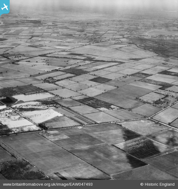 eaw047493 ENGLAND (1952). Carr Side, sand and gravel pits off Wroot ...