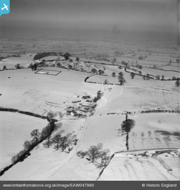 eaw047980 ENGLAND (1952). Quainton Hill and the fields around Denham ...