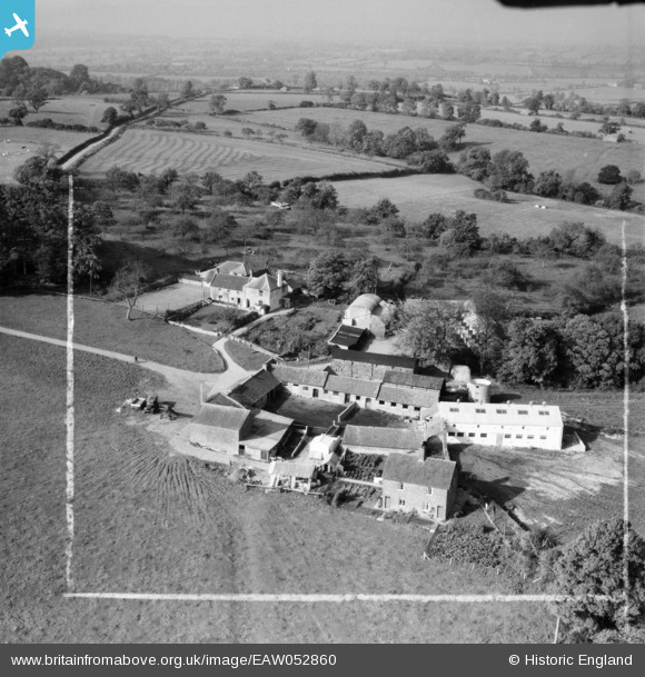 EAW052860 ENGLAND (1953). Ditcheat Hill Farm, Ditcheat, from the south ...