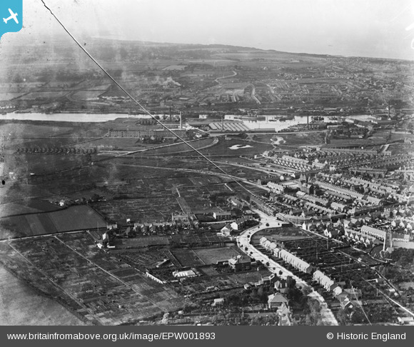 epw001893 ENGLAND (1920). Raglan Works and Inner Harbour from Kirkley ...
