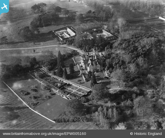 EPW005160 ENGLAND (1920). Barrowhills, Longcross, 1920 | Britain From Above