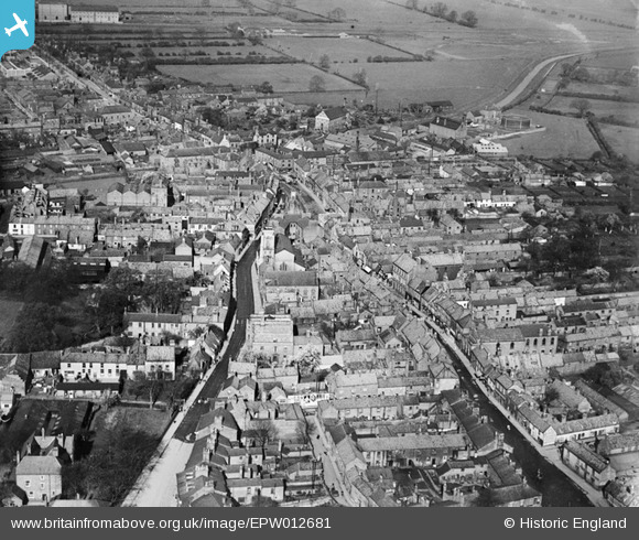 EPW012681 ENGLAND (1925). The Town Centre, Brigg, 1925 | Britain From Above