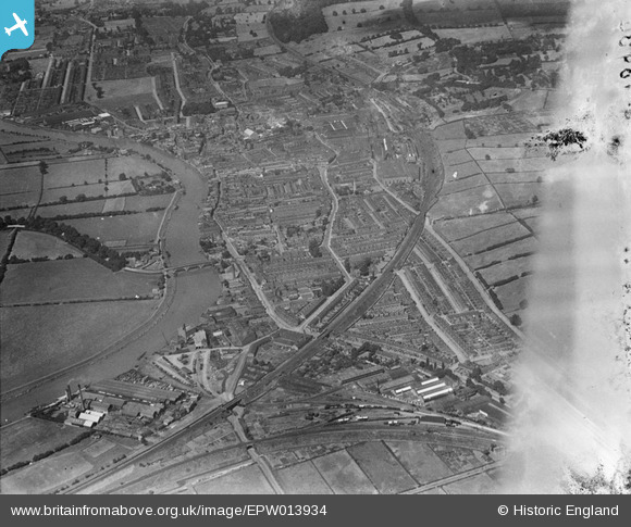 epw013934 ENGLAND (1925). The town and the River Trent, Gainsborough ...