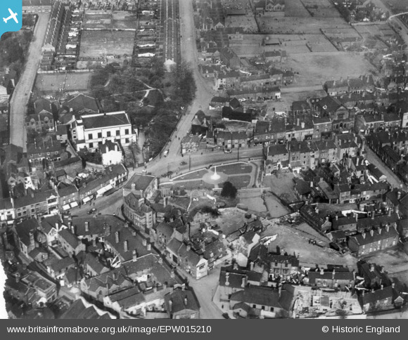 epw015210 ENGLAND (1926). The town centre, Bilston, 1926. This image ...