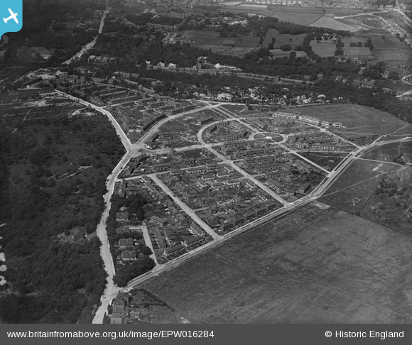 epw016284 ENGLAND (1926). The Hawksworth Wood Estate under construction ...
