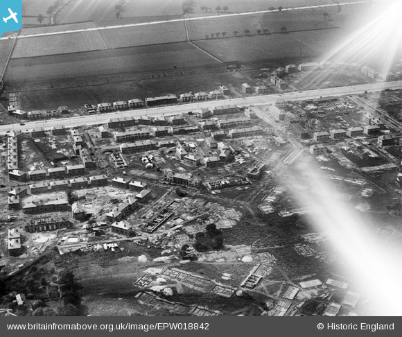 epw018842 ENGLAND (1927). Construction of new housing along Kingsway ...