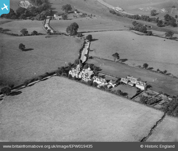 epw019435 ENGLAND (1927). Beeston Tower, Beeston, 1927 | Britain From Above