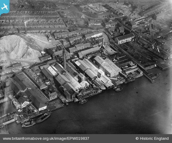 epw019837 ENGLAND (1927). Stephenson Street, Willington Quay, 1927 ...