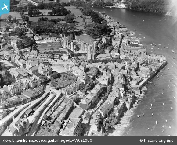 epw021666 ENGLAND (1928). St Fimbarrus' Church and the town, Fowey ...