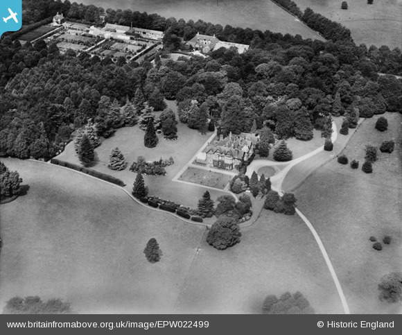 EPW022499 ENGLAND (1928). Pendley Manor, Tring, 1928 | Britain From Above