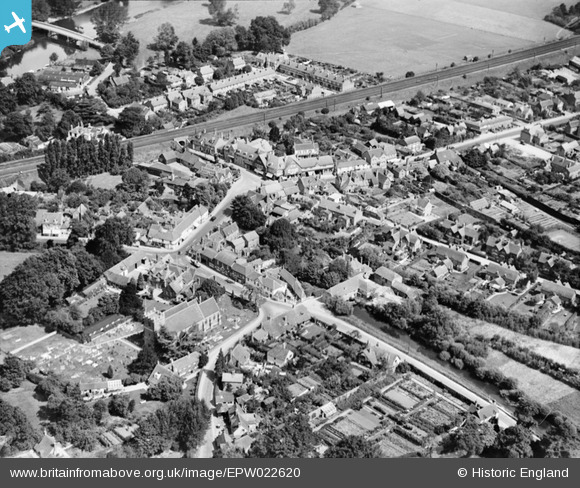 epw022620 ENGLAND (1928). The village centre, Pangbourne, 1928 ...