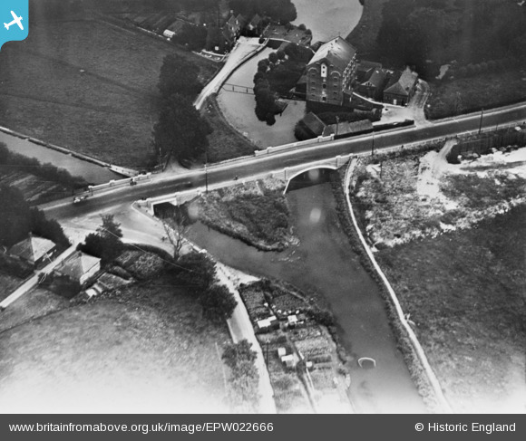 epw022666 ENGLAND (1928). Bridges over the River Wey and the River Wey ...