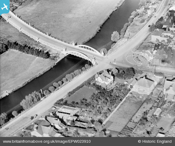 EPW023910 ENGLAND (1928). Evesham Bridge, Evesham, 1928 | Britain From ...