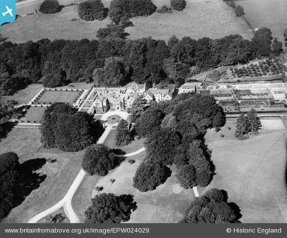 epw024029 ENGLAND (1928). Parnham House, Beaminster, 1928 | Britain ...