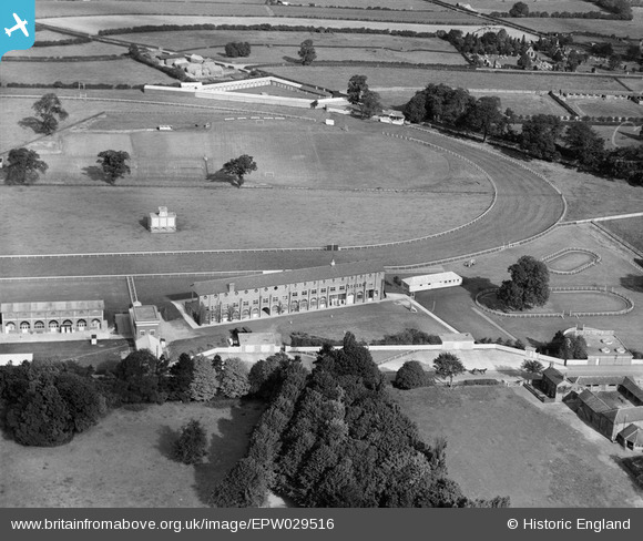 EPW029516 ENGLAND (1929). Thirsk Racecourse, Thirsk, 1929 | Britain ...