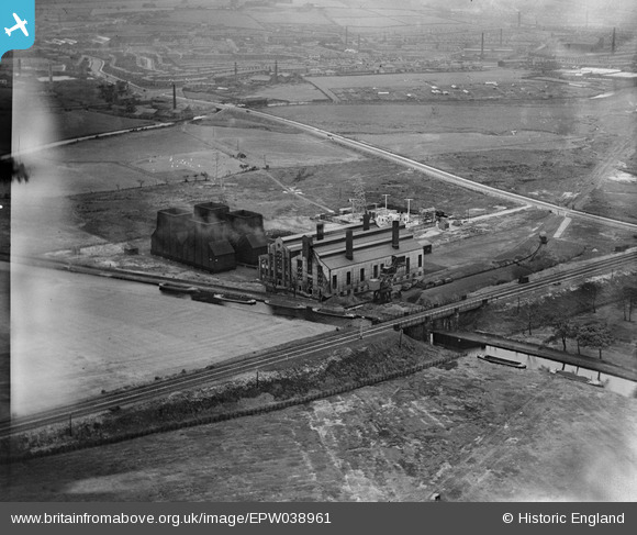 epw038961 ENGLAND (1932). Whitebirk Power Station and environs ...