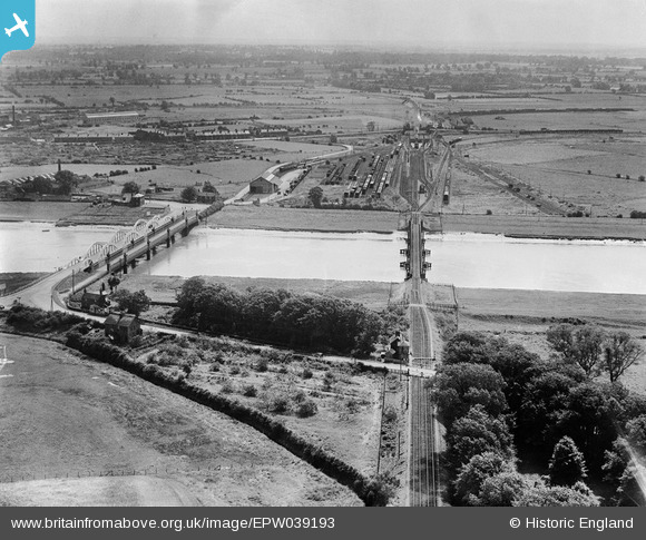 epw039193 ENGLAND (1932). The Free Bridge, Railway Bridge and South ...