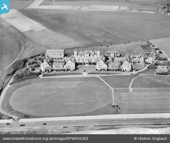 EPW041363 ENGLAND (1933). Roedean School, Roedean, 1933 | Britain From ...