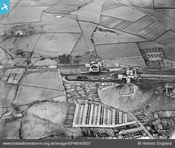 EPW043837 ENGLAND (1934). Chopwell Colliery (Pit No 1 and 2) and the ...