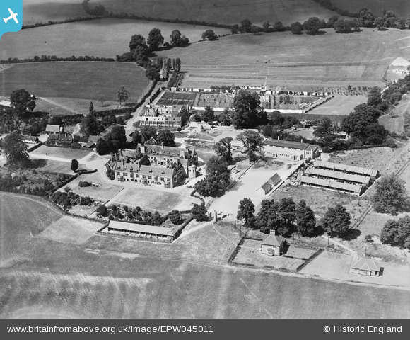EPW045011 ENGLAND (1934). Besford Court, Besford, 1934 | Britain From Above